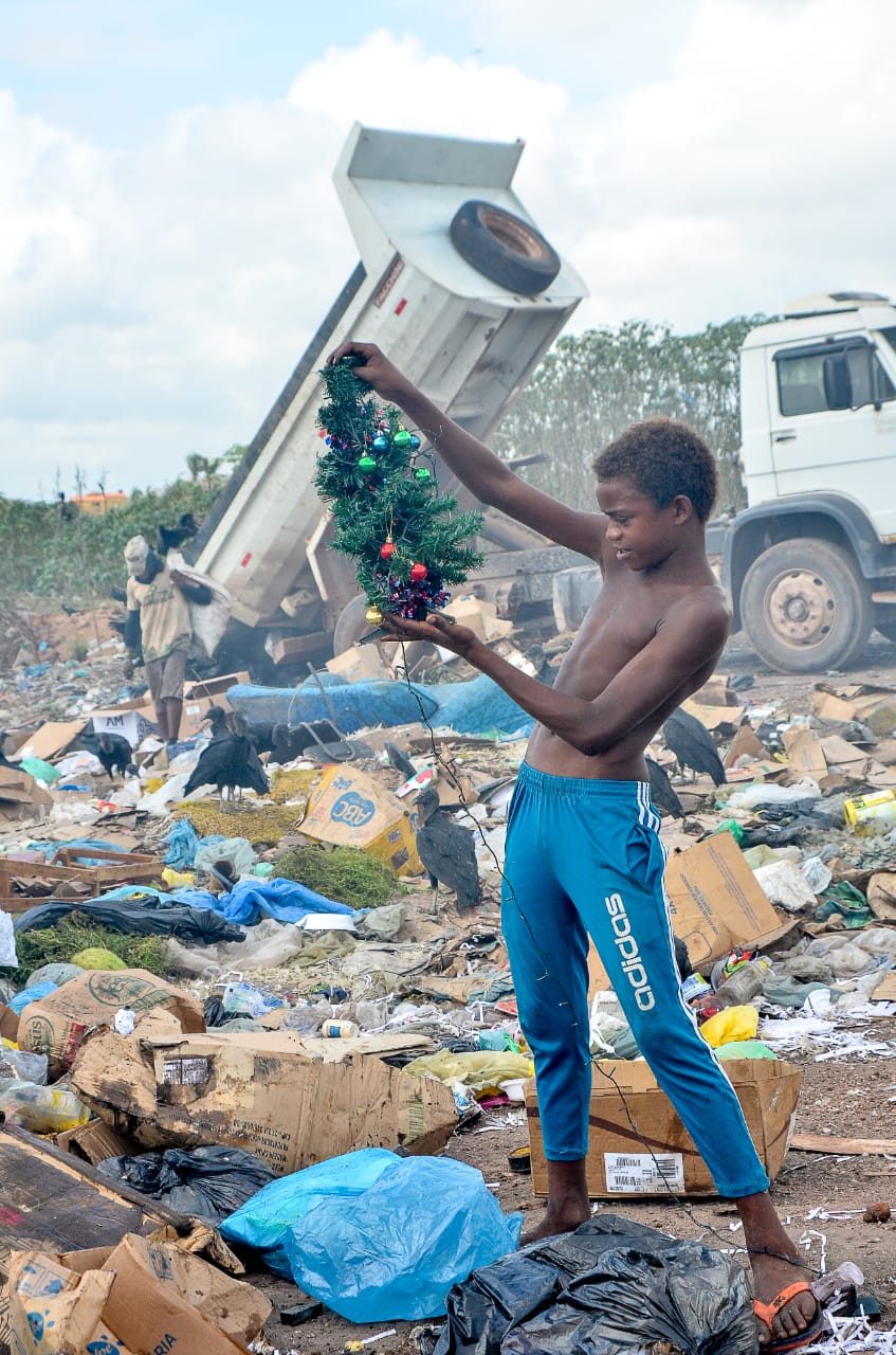 Lixão expõe miséria social e corrupção política - Agência Tambor
